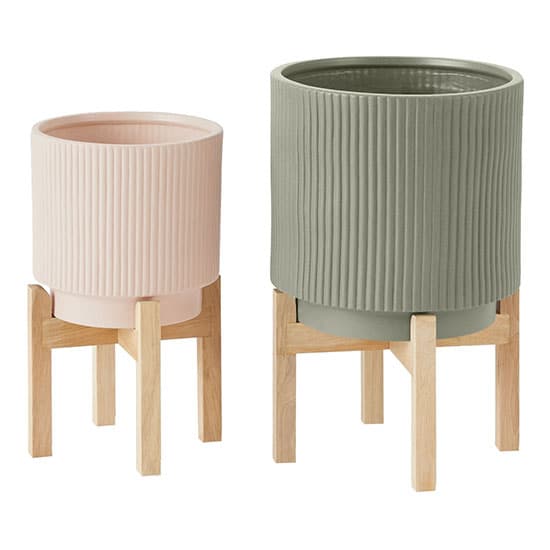 12 cache pots sur pied pour que vos plantes gagnent en hauteur