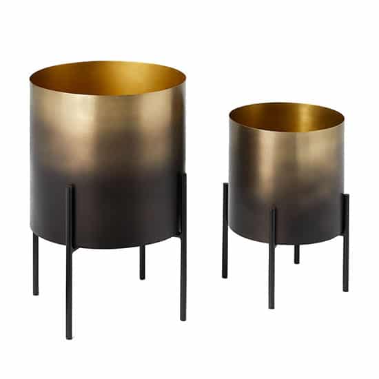 12 cache pots sur pied pour que vos plantes gagnent en hauteur