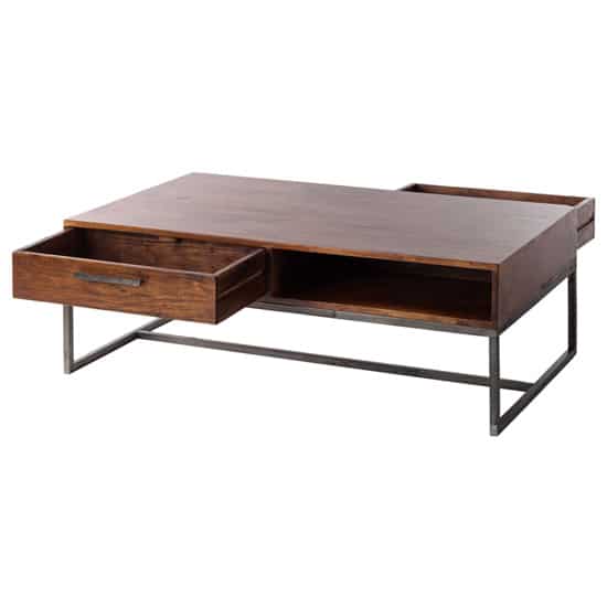 Table basse en bois : 12 modèles pour un salon naturel et chaleureux