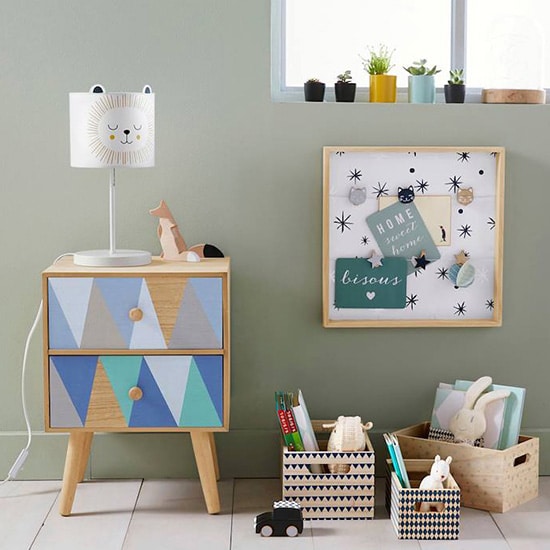 Lampe de chevet enfant : 8 modèles pour éclairer sa chambre avec goût